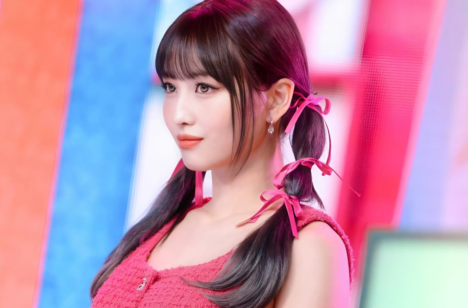 Momo (TWICE): Stunning No Makeup Look That Outshines Makeup