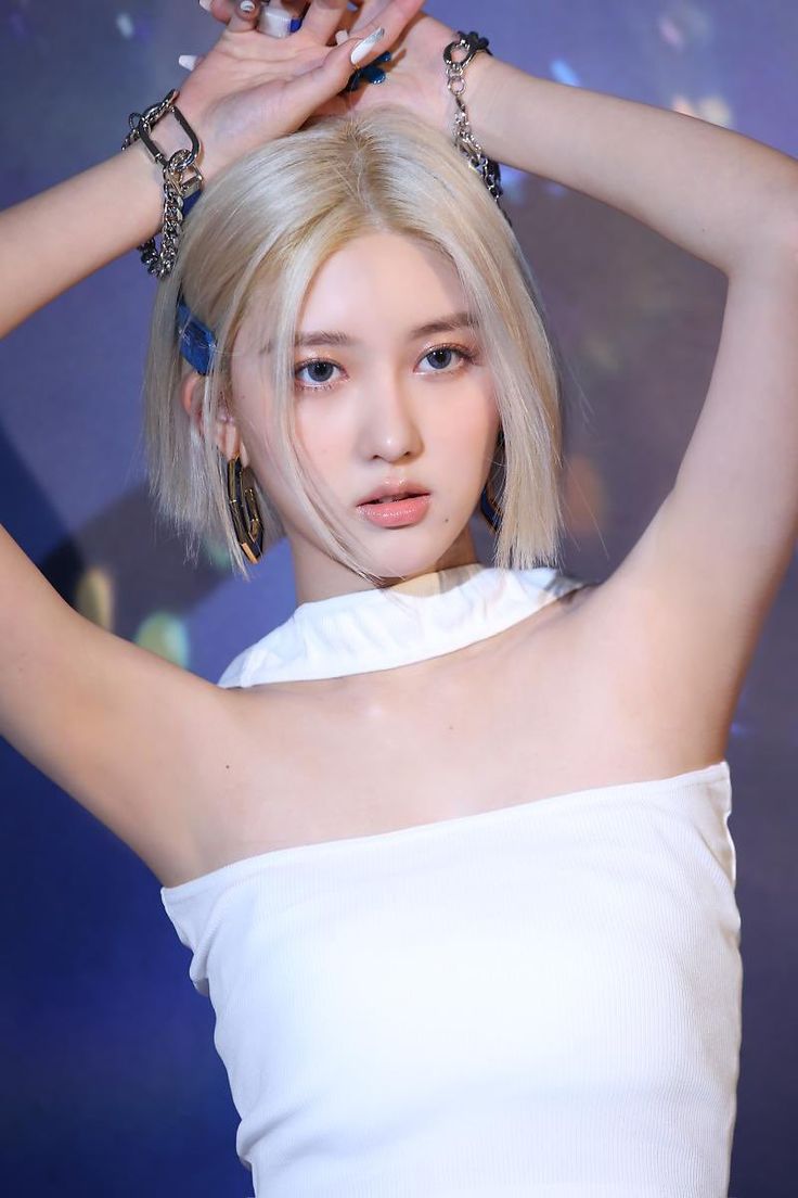 Gaeul (IVE) Rocks Blonde Hair: Fandom Can't Get Enough!