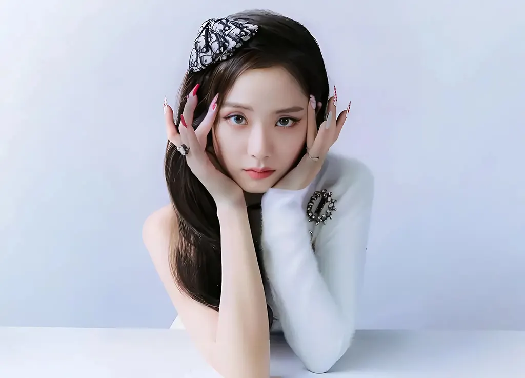 Jisoo (BLACKPINK): Profile, Career, Fashion & Fun Facts